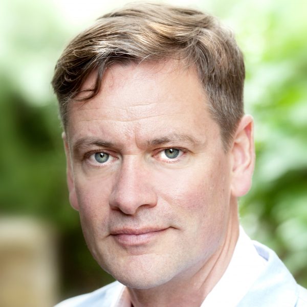 Tutors (art history experts, lovers of food and hidden secrets)